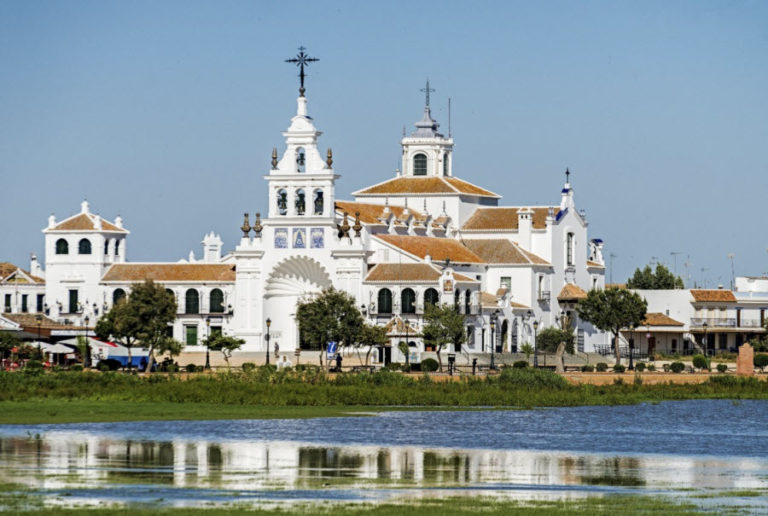 Cómo llegar al Santuario del Rocío en la Romería del Rocío - Turismo en ...